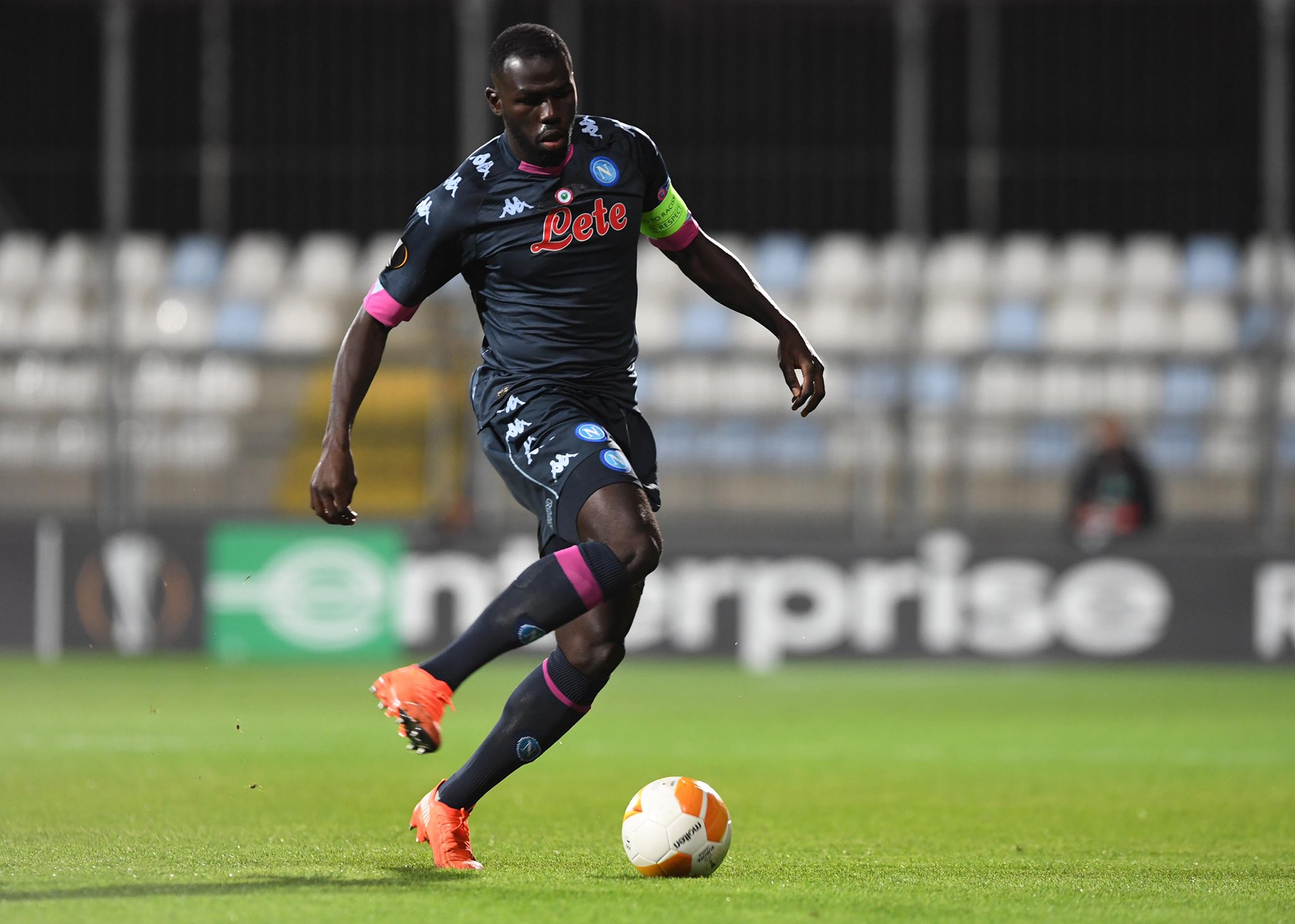 Koulibaly si fa ammonire (e squalificare) in nazionale, e torna a ...